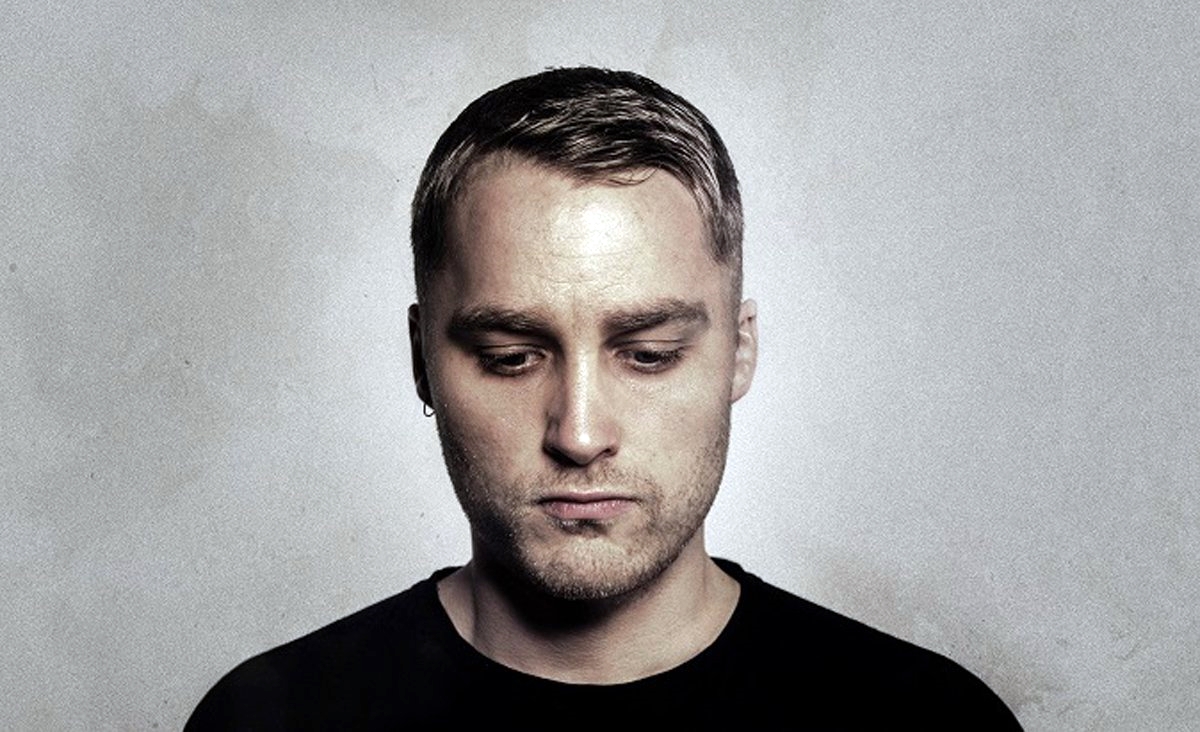 Adam Holmes and The Embers – The Live Room