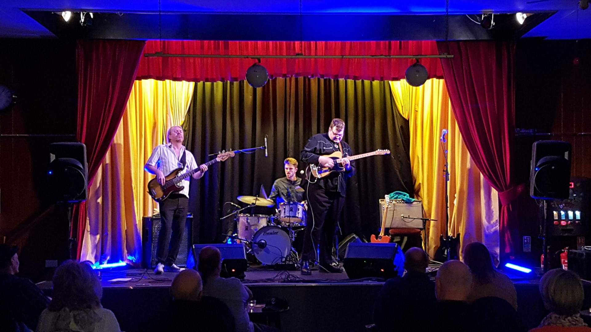 James Oliver Band – The Live Room